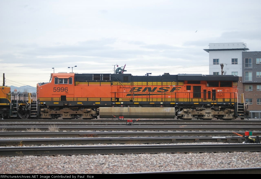 BNSF 5996